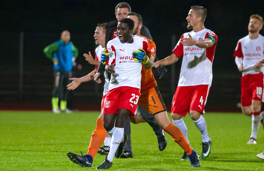 Hallescher FC feiert Last-Minute-Sieg: Schmitt’s Plan geht auf – liga3 ...