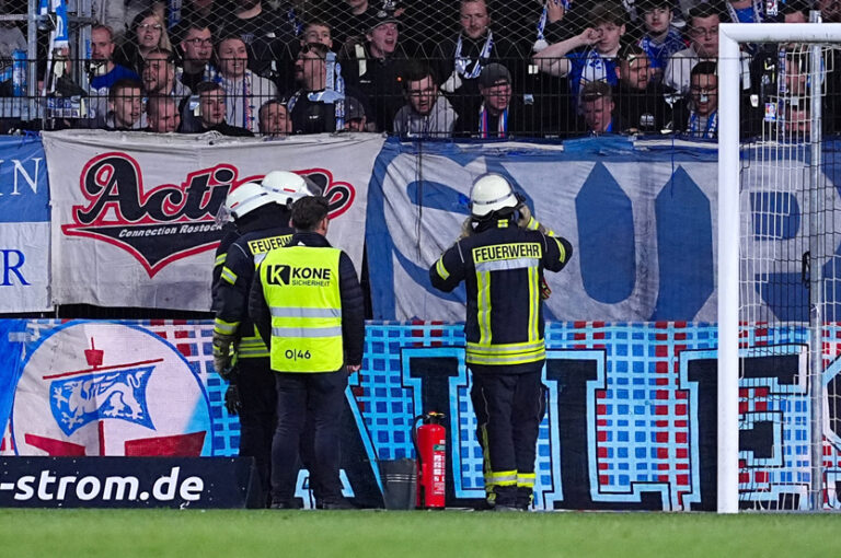 Vorfälle bei Spiel in Verl: Hansa muss 4.300 Euro zahlen – liga3-online.de