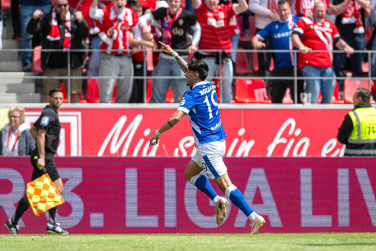 Rückkehr nach zwölf Jahren: Cottbus steigt in die 2. Liga auf – liga3 ...
