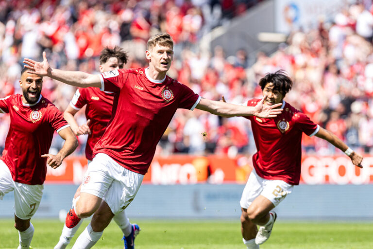 Rot-Weiss Essen: Vertrag von Swajkowski hat sich verlängert – liga3 ...